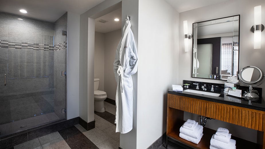 Hotel Rooms in Wichita, KS | Ambassador Hotel Wichita