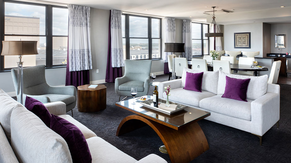 Hotel Rooms in Wichita, KS | Ambassador Hotel Wichita