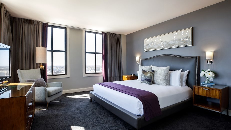 Hotel Rooms in Wichita, KS | Ambassador Hotel Wichita